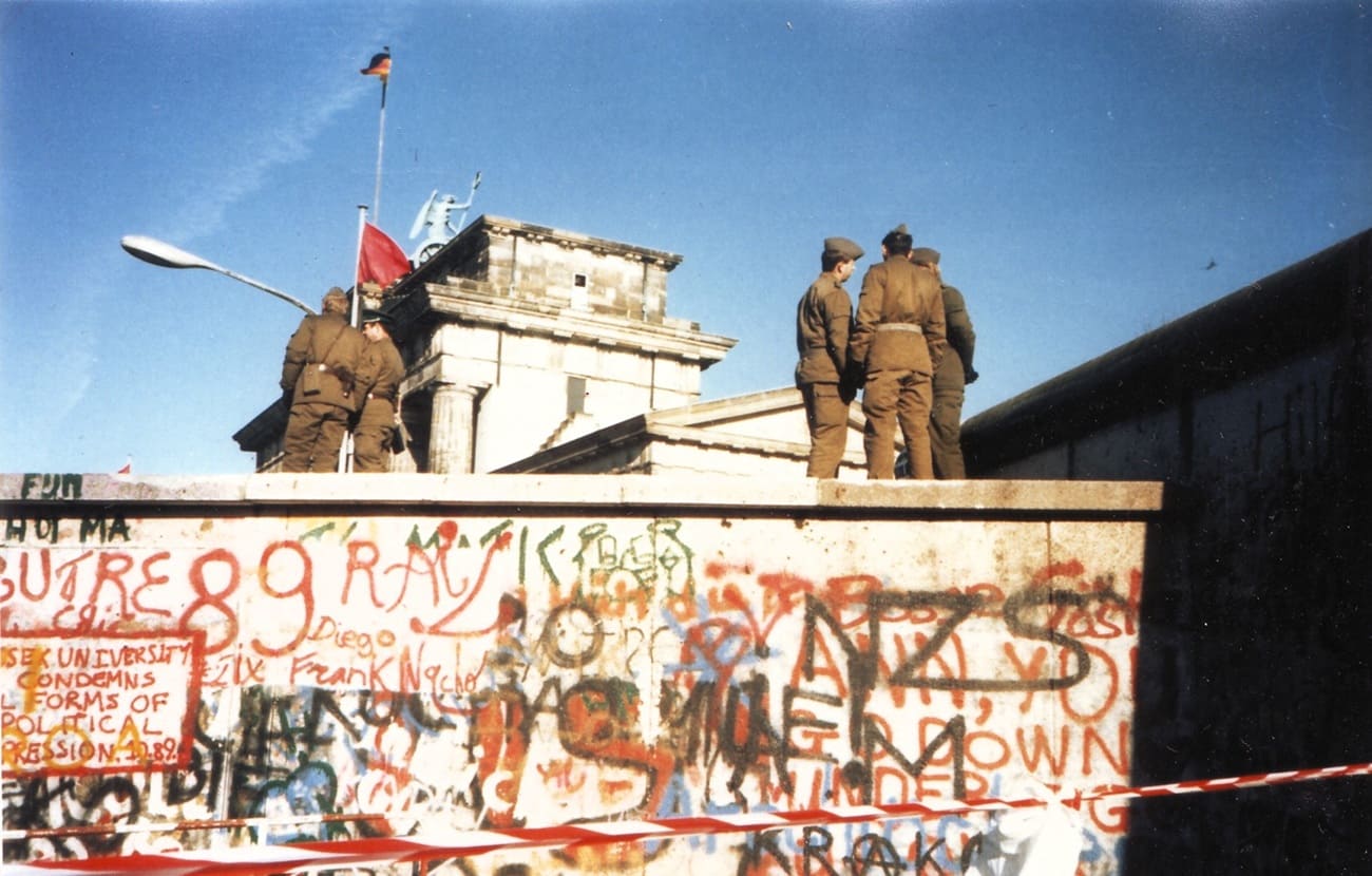 9 de noviembre de 1989: la caída del Muro de Berlín marca el inicio del fin del bloque del Este ...