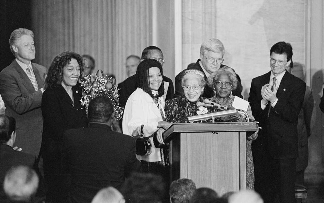 1 de diciembre de 1955: Rosa Parks se niega a ceder su asiento en un ...