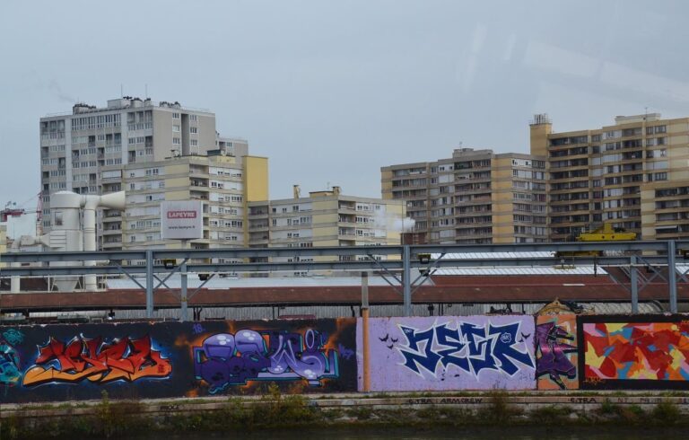 ¿Qué son las banlieues francesas? - El Orden Mundial - EOM