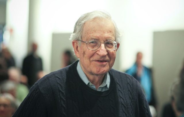 ¿Quién es Noam Chomsky? - El Orden Mundial - EOM